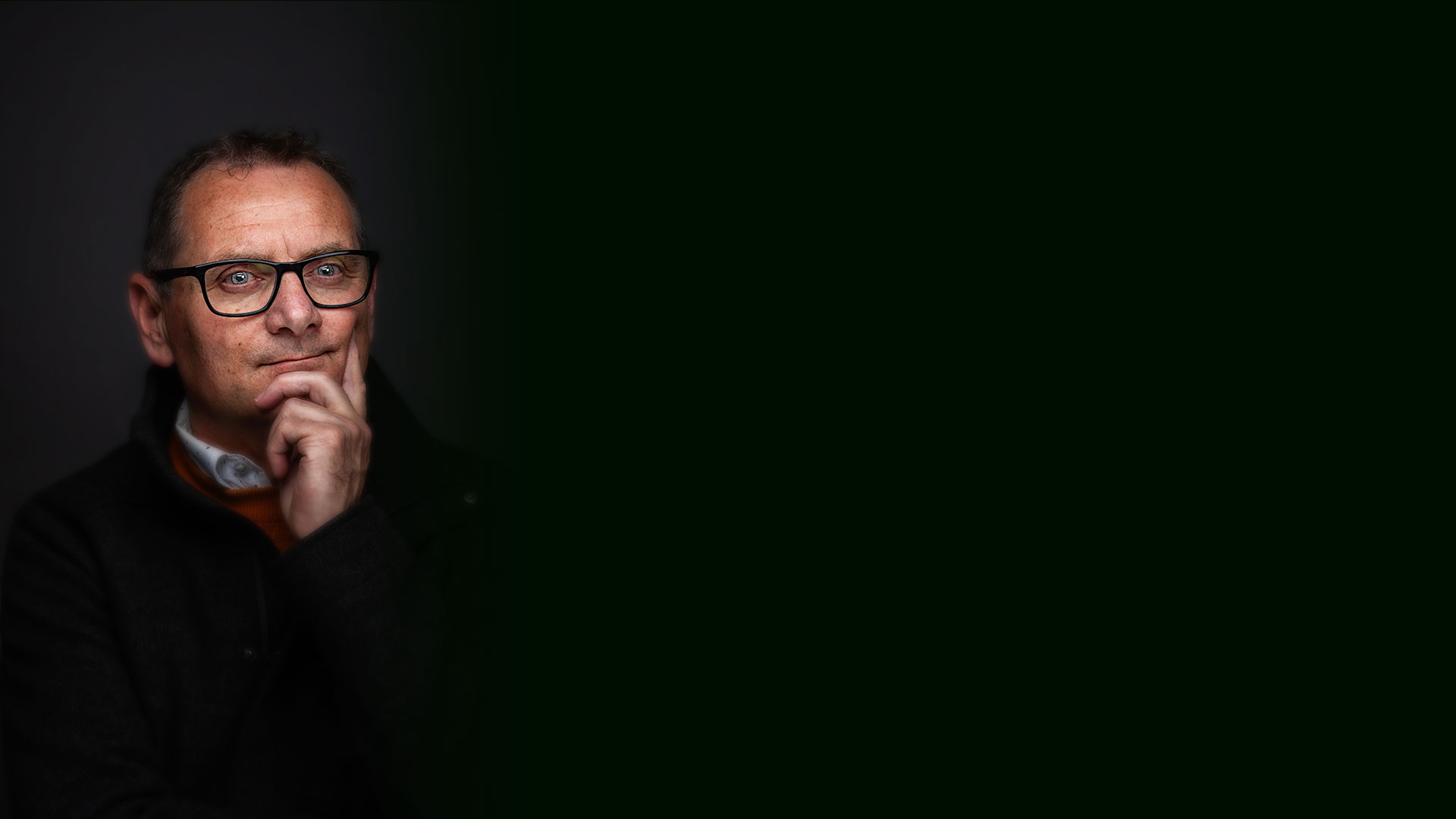 Danny de Hek — Investigative Journalist, Satirist & Scam Disruptor
