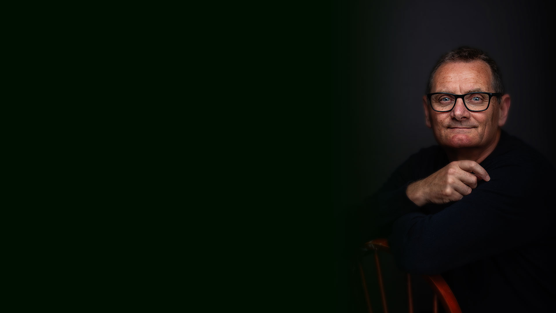 Danny de Hek — Investigative Journalist, Satirist & Scam Disruptor